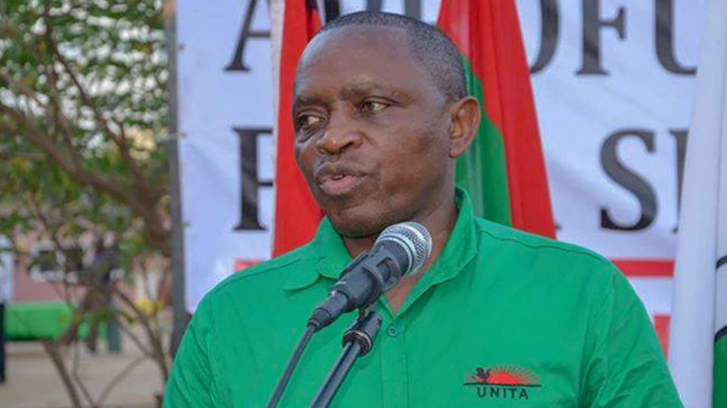 O Cipaio Matumbo – Tribuna de Angola